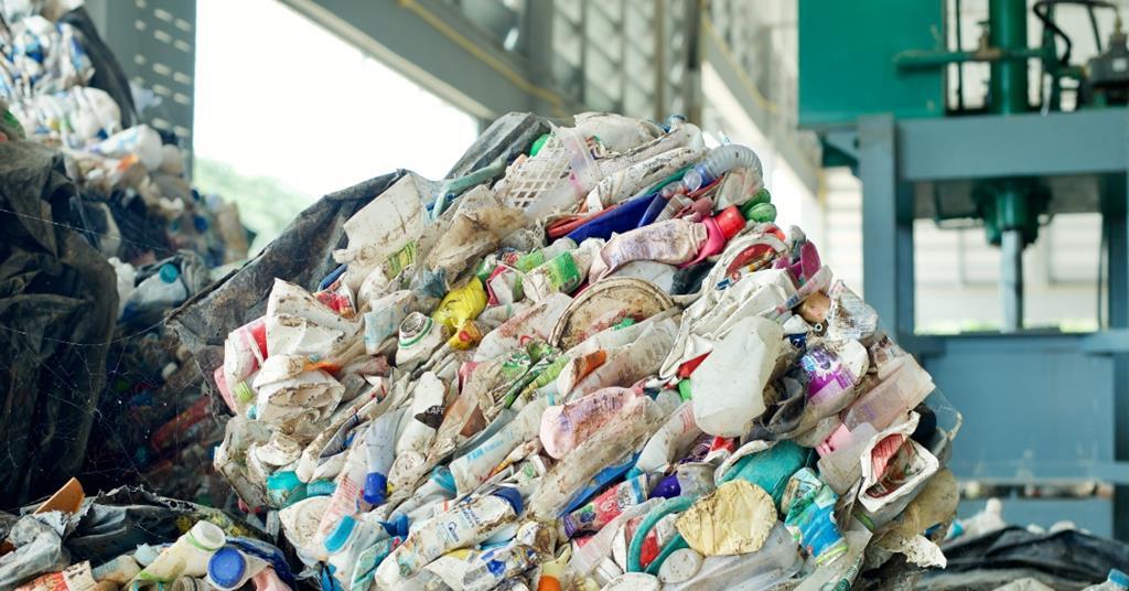 Intelligent packaging: A novel frontier for effective plastic waste ...