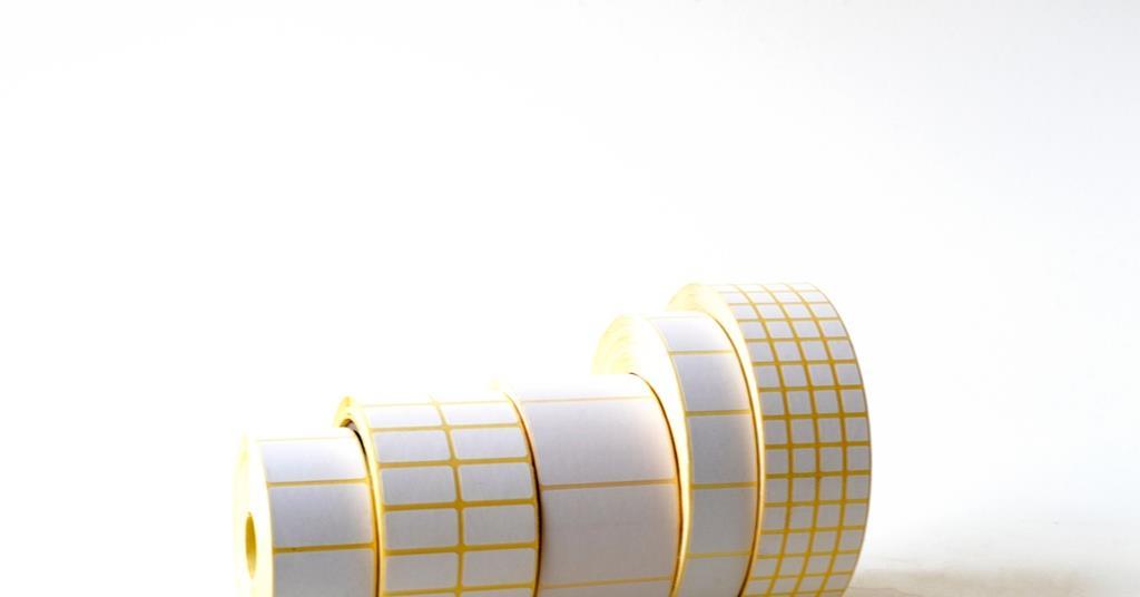 Label release liners containing PCR content and unbleached fibres ...