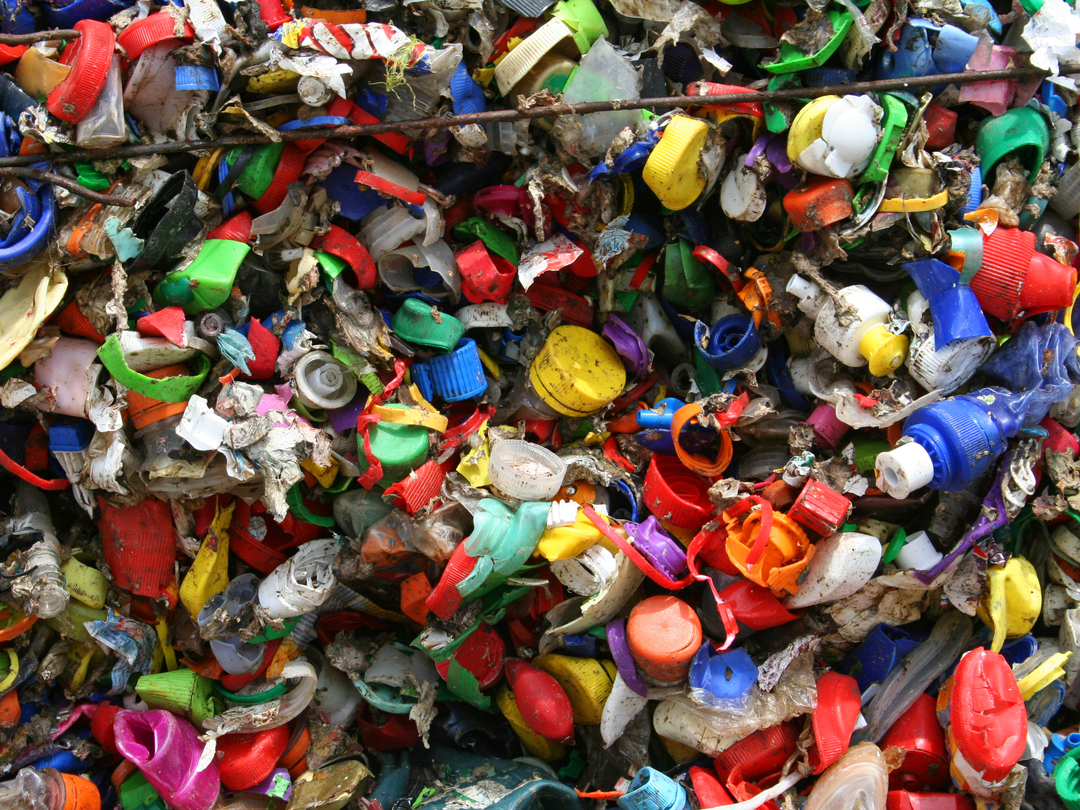 Scientists use air moisture to turn mixed plastic waste into building ...