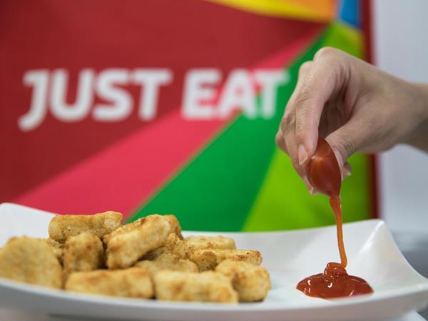 An inside look at Notpla's edible seaweed-based packaging | Article ...