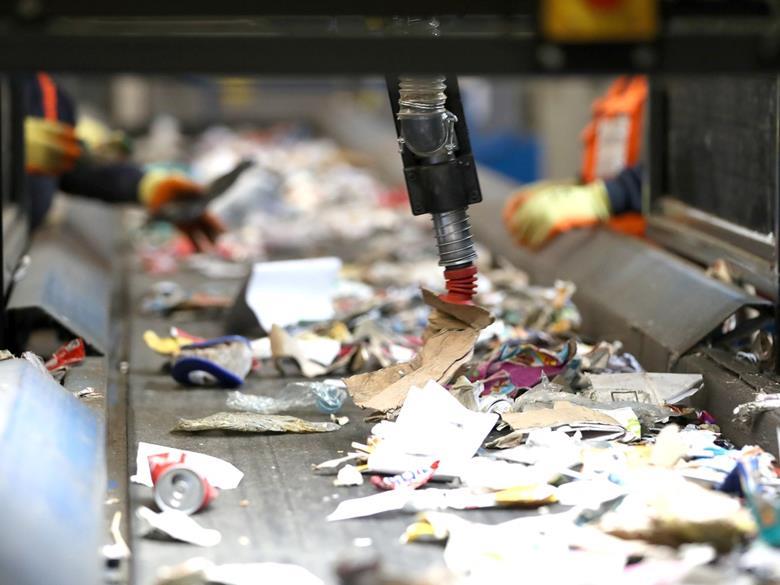 AI robotic picking technology aspires to optimise recycling operations ...