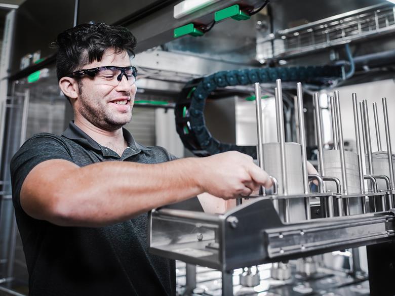 Syntegon unveils filling solution for viscous deli food applications ...