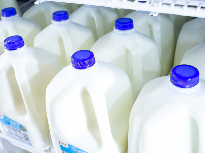 New HolyGrail 2.0 project marks and sorts Dutch HDPE milk bottles ...